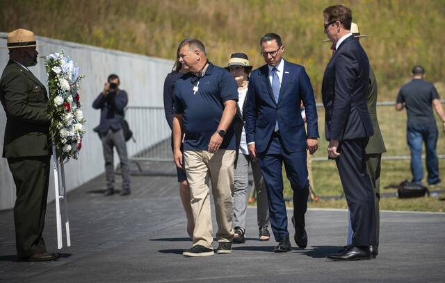 Shapiro joins families to mark 24th anniversary of crash of United ...